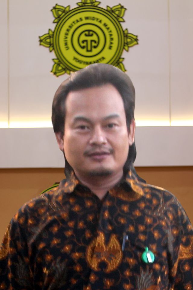 Profil Dosen - Fakultas Hukum Universitas Widya Mataram